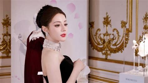 5 Potret Dilraba Dilmurat Salah Satu Perempuan Tercantik Dunia Terbaru
