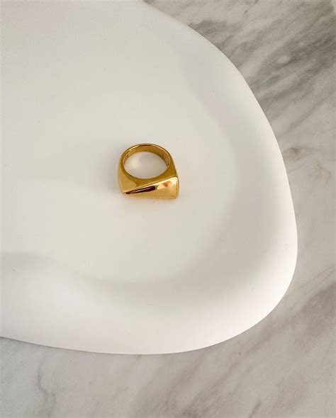 Rectangle Ring Charm Me