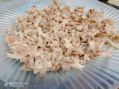 Салат с ананасами сыром и грецкими орехами Любимый дочкин салат Познаем вместе Дзен