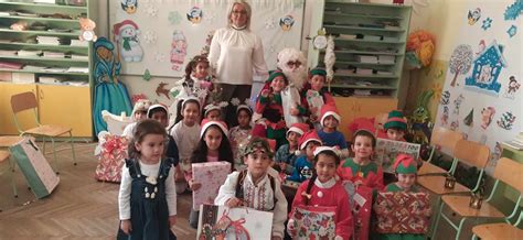 Зимен празник в детската градина към ОУ „Св св Кирил и Методий“ гр Елхово снимки Elhovo