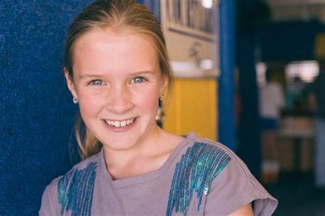 Portrait Of A Tween Girl Porgillian Vann Portrait Pretty