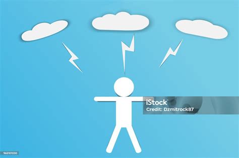 남자의 벡터 종이 디자인 컨셉 위협 받고 있다 종이 사람은 종이 접기 파란색 배경에 구름에서 번개에서 의미합니다 번개 보호 되지