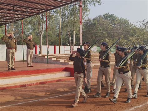 The Collector Will Hoist The National Flag On Republic Day 15 प्लाटून कर रहे गणतंत्र दिवस परेड