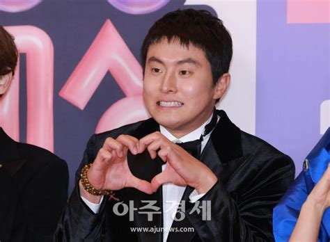 포토 기안84 비연예인 최초 연예대상 대상 수상 아주경제