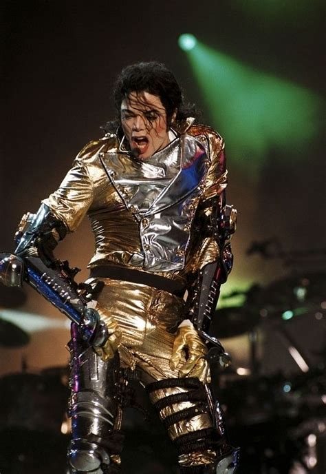 20 Of The Most Original Stage Costumes Michael Jackson Wallpaper Michael Jackson History Tour