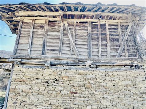 Троян Автентична Възрожденска къща паметник на културата Двуетажна къща 82 кв м РЗП Къщи Вили