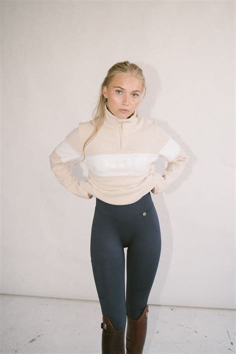 Girls Wearing Leggings