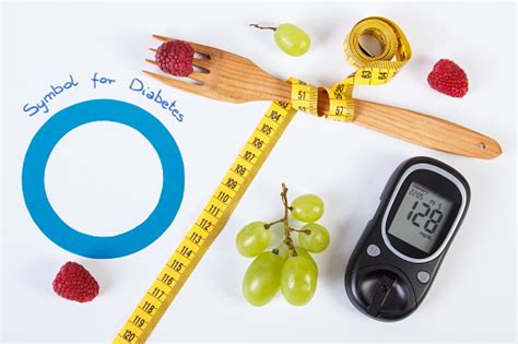 글루컴터 세계 당뇨병의 날의 상징 센티미터 신선한 과일 0명에 대한 스톡 사진 및 기타 이미지 0명 건강관리와 의술 건강한 생활방식 Istock