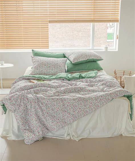 잔꽃 무늬 빈티지 스타일 인테리어 모음