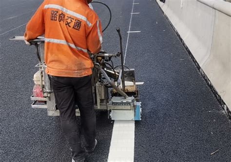 热熔标线涂料比其他涂料有什么特点热熔标线涂料厂家 行业动态 广州市路虎交通设施有限公司