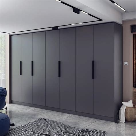 Гардероб с врати на панти по поръчка Garderobite Bg