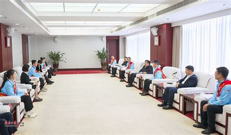 省委常委会召开会议传达学习习近平总书记有关重要讲话和重要批示精神，研究部署推动广东海南相向发展和安全生产等工作