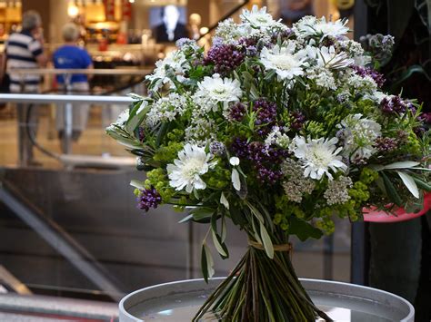 Florist, Flower Bouquets, Flowers, Flower Decorations, Table ...