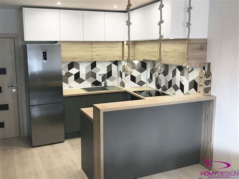 Кухня по поръчка с бар и хексагонови плочки МЕБЕЛИ ВАРНА ХОМИ ДИЗАЙН