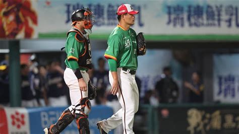 中職／單局遭「完全打擊」、潘威倫32局失7分敗 張志豪雙響率兄弟奪勝 運動 三立新聞網 Setncom
