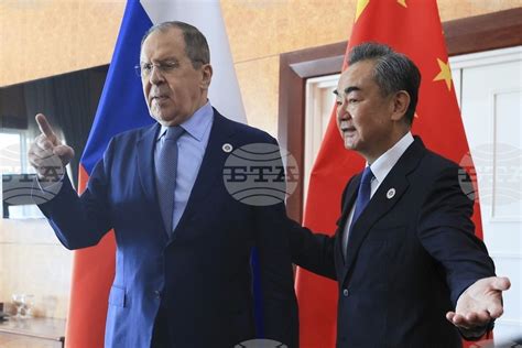 Външните министри на Китай и Русия напускаха залата по време на речта на японския им колега на