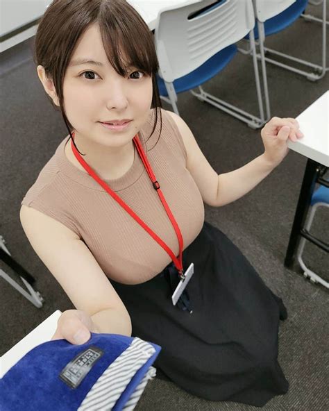 花井美理さんのインスタグラム写真 花井美理instagram 「 ハンカチよ、落ちてくれてありがとう 花井美理