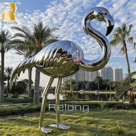 Outdoor Metal Geometric Flamingo Garden Statue Relong Art Sculpture