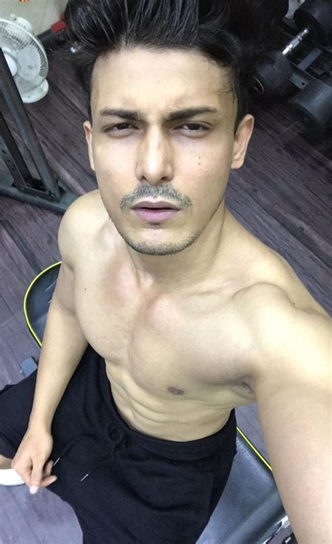 Hot Sa Men — Utkarsh Gupta