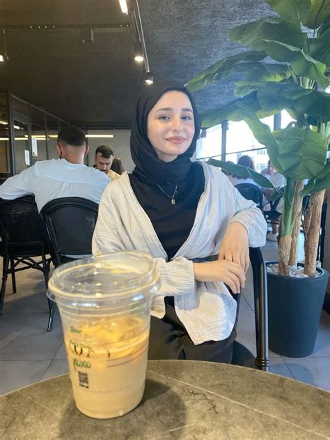 صور بنات كيوت صور بنات محجبات للبروفايل انستا فيس تيك توك Em 2025