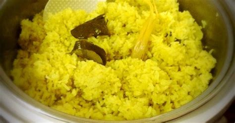 Resep Nasi Kuning Magic Com Enak Oleh Fha Nie Cookpad