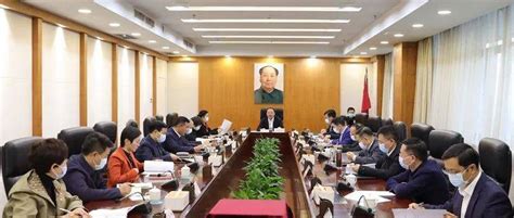 杨懿文主持召开市委常委会扩大会议工作