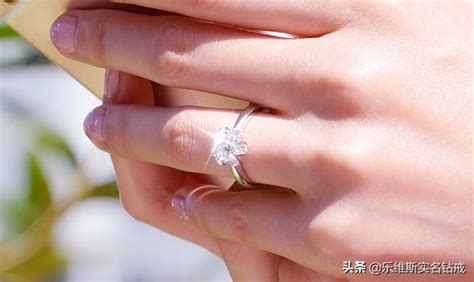 結婚鑽戒定製好處有哪些，問珠寶達人說，有4大優點 每日頭條