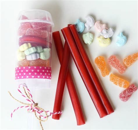 Easy Candy Push Up Pops · Pint Sized Treasures