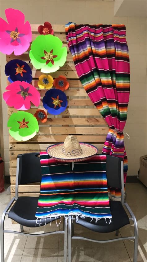 Pin By Veronica On Mexican Backdrop Mexican Backdrop Decor Fiestas