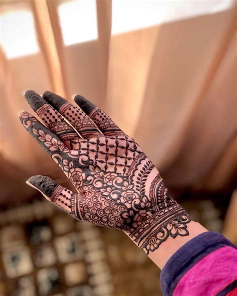 40 Simple And Easy Mehendi Designs For Brides