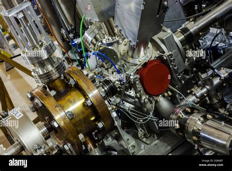 Linear Accelerator Hi Res Stock Photography And Images Alamy