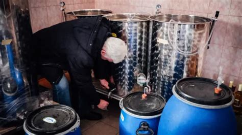 អ្នកផលិតស្រាទំពាំងបាយជូរអ៊ុយក្រែន ស្ថិតក្នុងស្ថានភាពសង្គ្រាម 柬埔寨头条