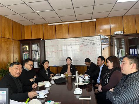 Засгийн газар жагсагчид тохиролцоонд хүрэх гэж уулзав