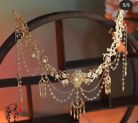 ปักพินโดย Mokota Kitsaragi ใน Ornamentation เครื่องประดับผู้หญิง