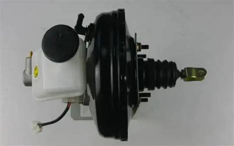 雨天驾驶机动车不可以急踩制动踏板的主要原因是 有驾