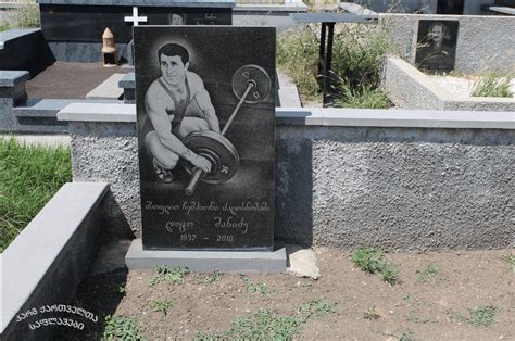 დიმიტრი შანიძე კარგ ქართველთა საფლავები