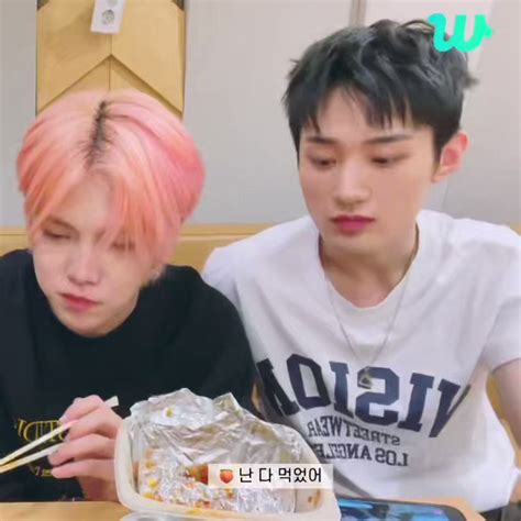 계묭 아카이브 On Twitter 남은 닭강정 더 먹으라고 티격태격 👀