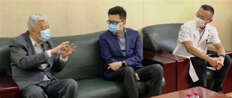 市医管中心领导来我院走访慰问离退休同志和统战人士代表 刘建民