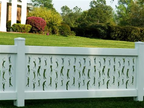 A Lattice Privacy Fence Made From Vinyl Lattice Panels