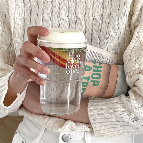 텀블러·빨대·컵소품 Hug Love 투명 리유저블 텀블러 냉온겸용 뜨거운음료 가능 휴대용 물병 선물 오늘의집 쇼핑