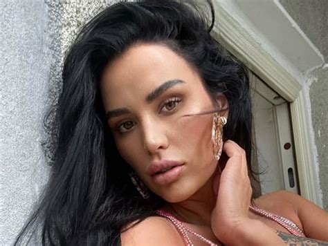 Daniela Crudu Ipostază Senzuală Chiar înainte Să Nască Vedeta Arată