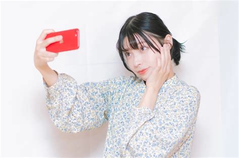 自分の姿が何重にも 「バブみ」を強調 Snsで話題の最新撮影テクニック2選 ラジトピ ラジオ関西トピックス