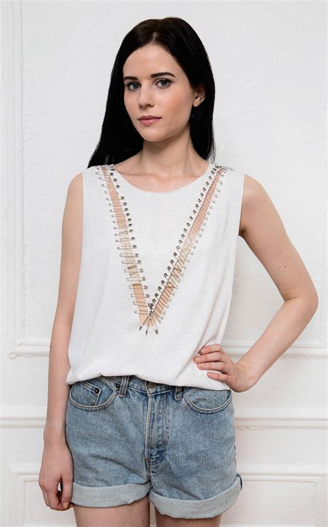 Easy Diy Safety Pin Shirt Ropa Trasformar Ropa Como Reciclar Ropa