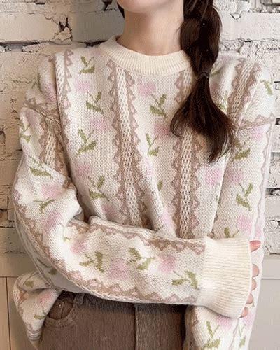 생크림 플라워 오로라 러블리 빈티지 바닐라 오버핏 봄 봄옷 니트 에이블리