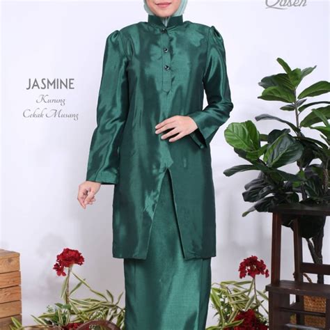 Kurung Cekak Musang Jasmine