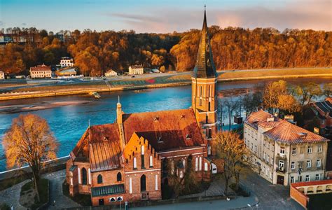 Пазл осень в каунасе разгадать онлайн из раздела Города бесплатно