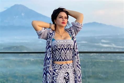 Mami Sisca Sayang Gerimis Kamar Yuk