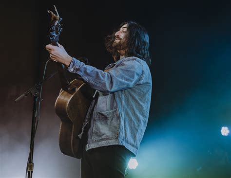 Noah Kahan Wallpapers Images Inside