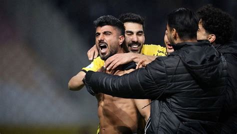 شادی گل منشوری زکی‌پور؛ مقایسه با موارد مشابه در فوتبال جهان