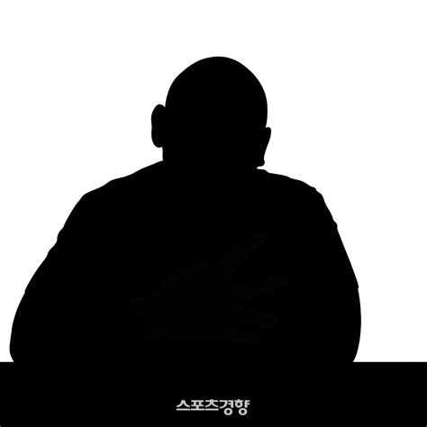 [단독] 자녀 앞에서 알몸 불륜···상간소송 휘말린 유명 그룹 래퍼